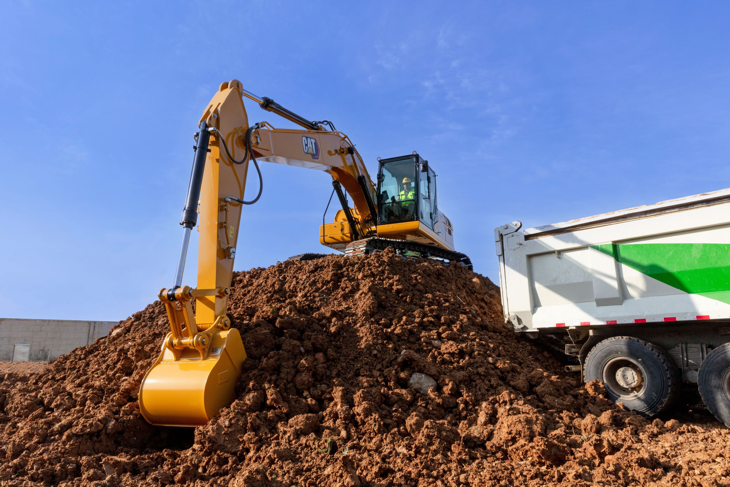 320 GX - Excavators | Metro Group (Cambodia) Co., Ltd.